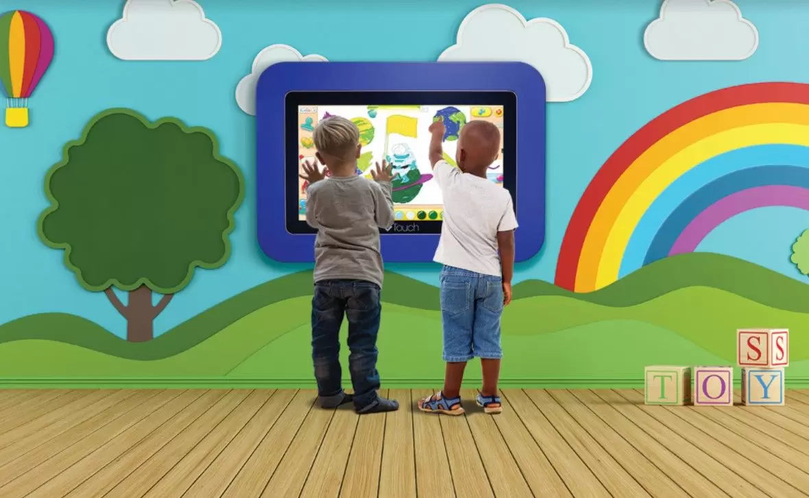 Genee VSA80040 42" Touch Play Screen — Screen Moove