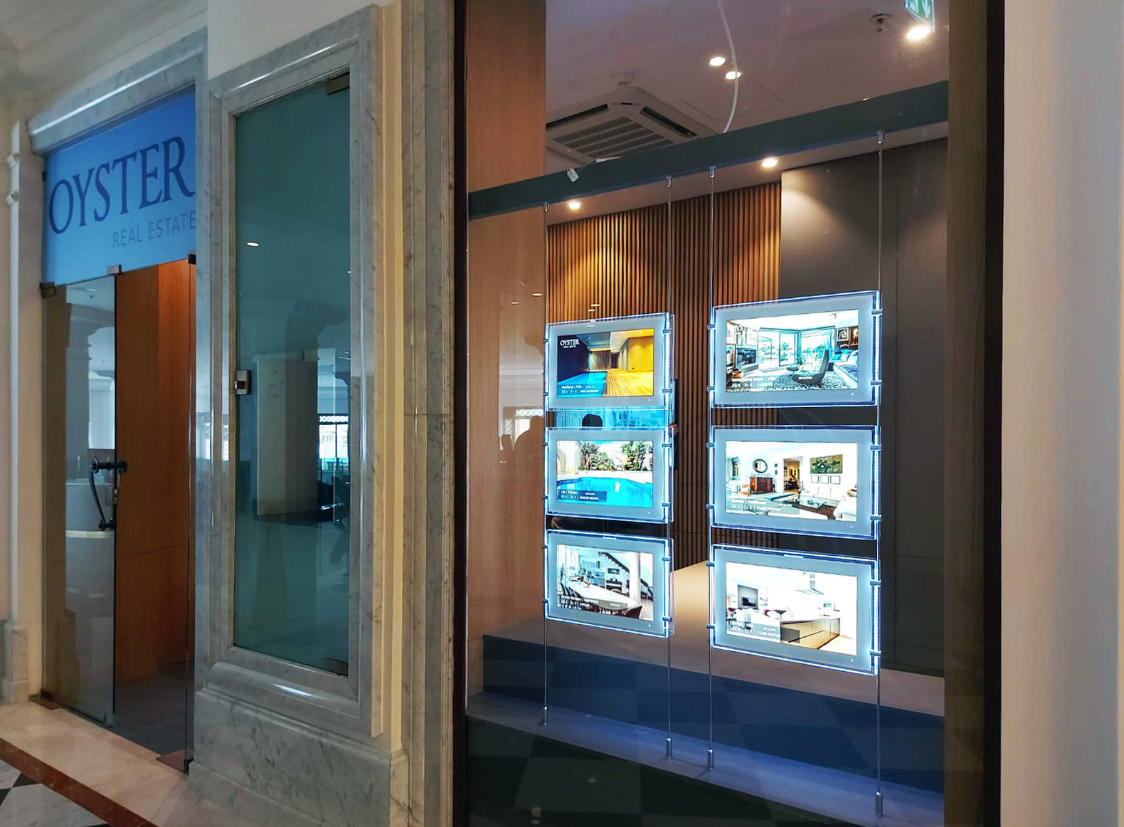 Estate Agent Window Display Screen - 15" Digital Rod Display — Screen Moove